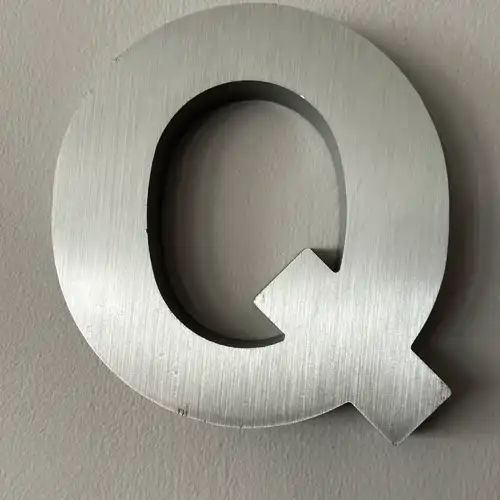 Metal Letter Q - LITASIGN